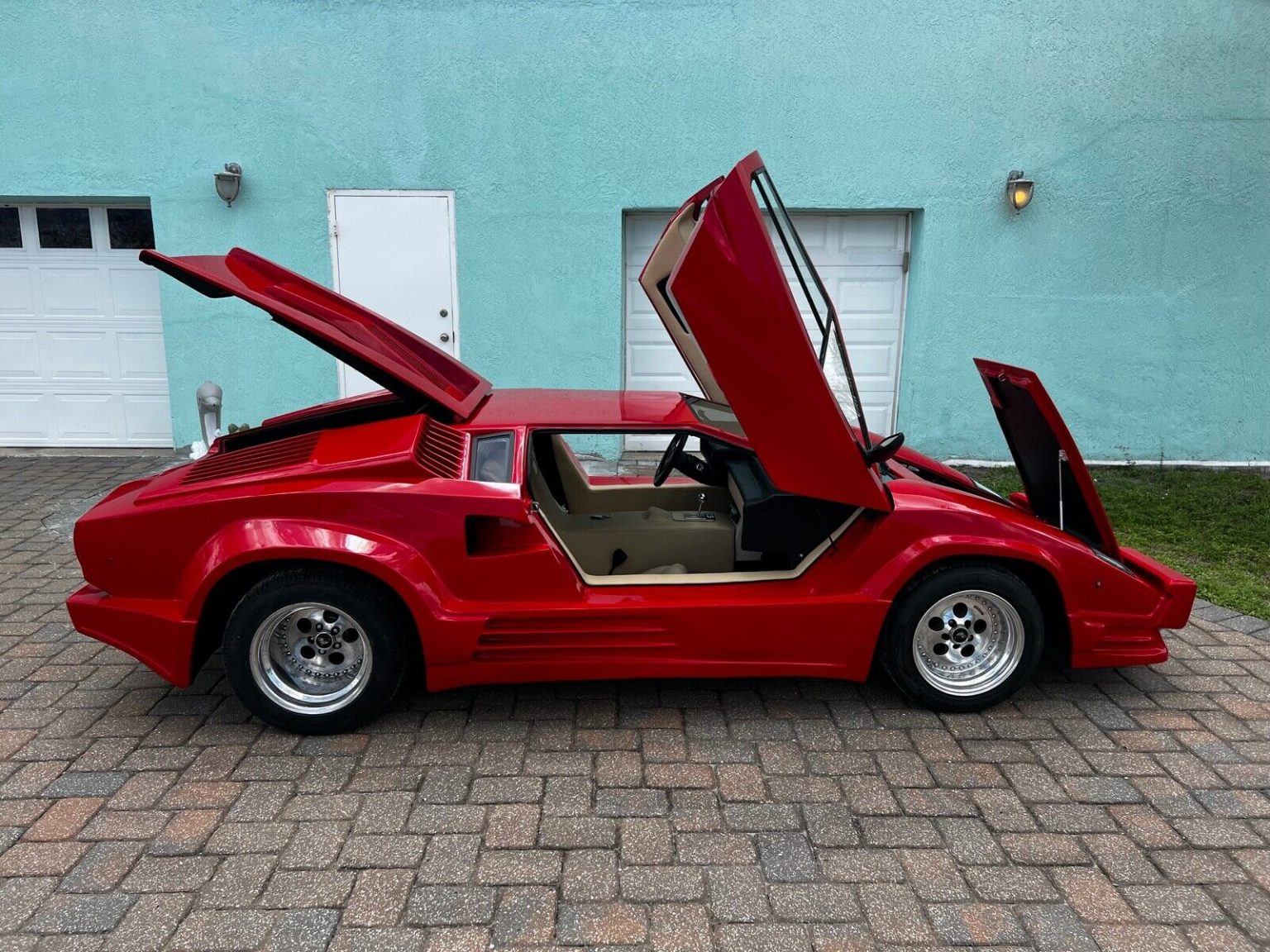 1980 Lamborghini Countach replica built on a Pontiac Fiero for sale