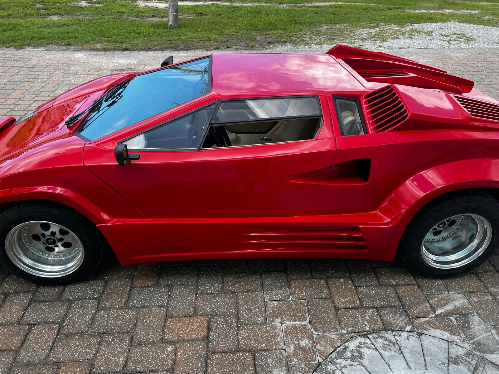 1980 Lamborghini Countach replica built on a Pontiac Fiero for sale